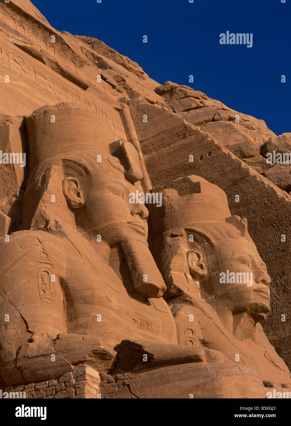 Pharaoh statues hi-res stock photography and images - Alamy