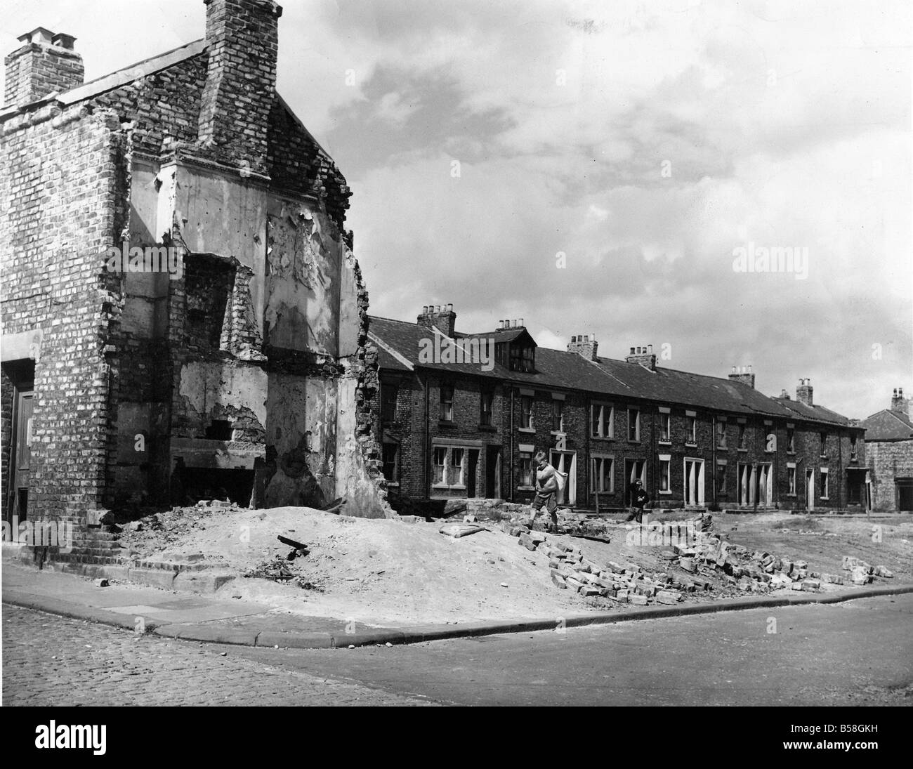 Uk slums Black and White Stock Photos & Images - Alamy