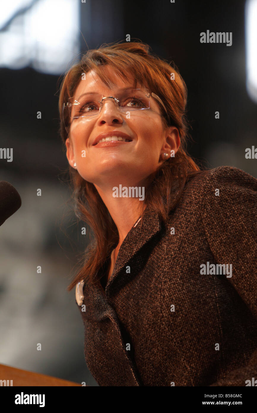 Republican vice presidential candidate alaska governor sarah palin hi ...