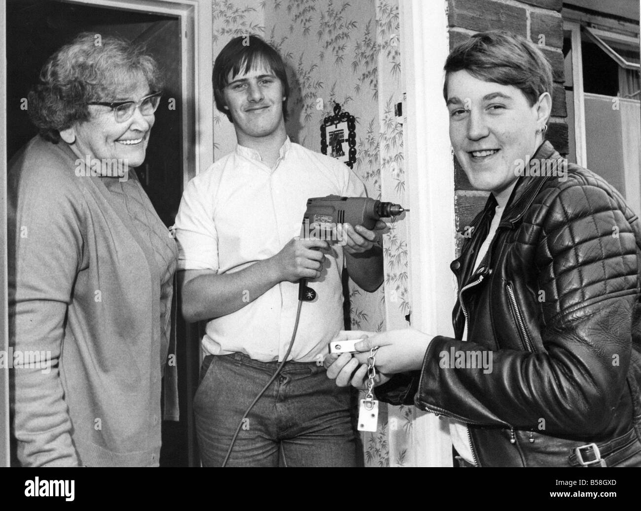 Chain drill Black and White Stock Photos & Images - Alamy