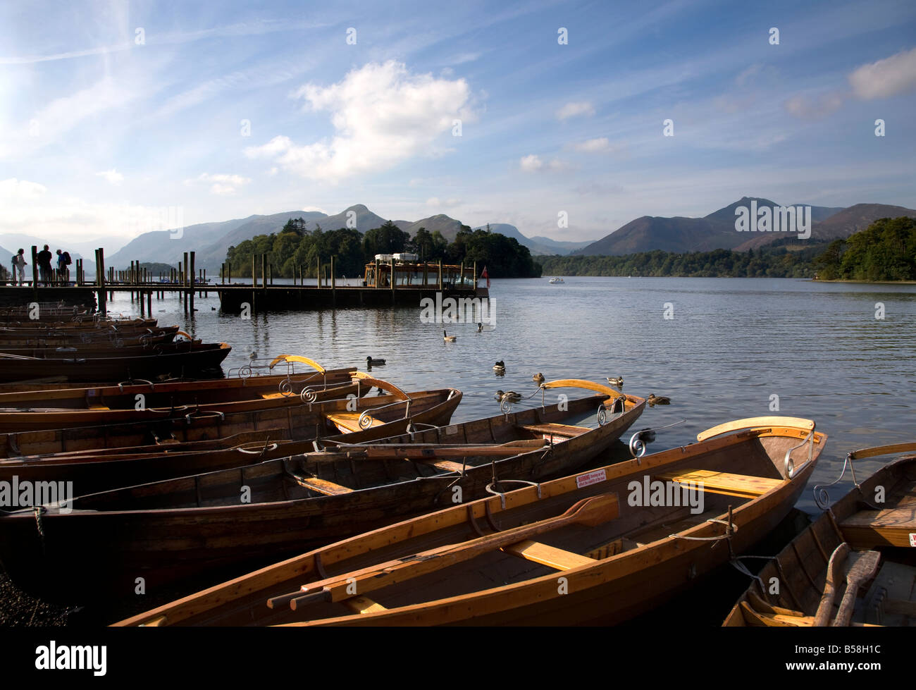 Lake district derwentwater boats hi-res stock photography and images ...