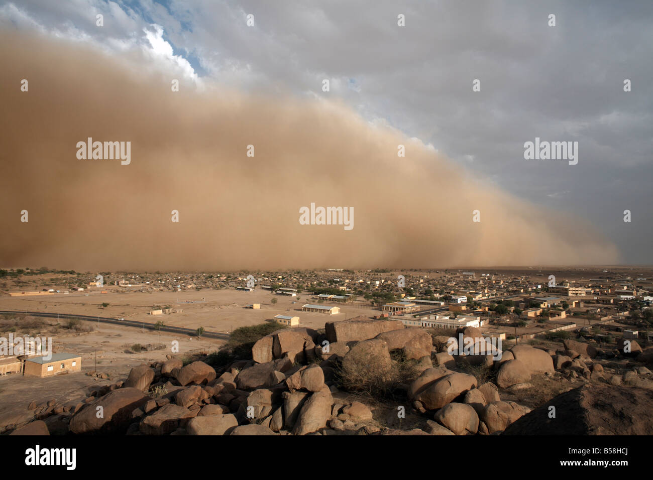 A sandstorm approaches the town of Teseney, near the Sudanese border ...