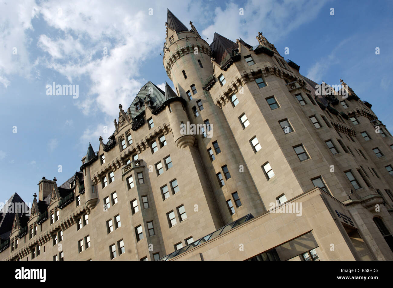 Limestone building hi-res stock photography and images - Alamy