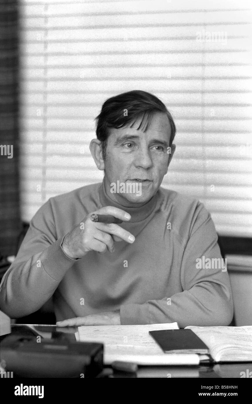 Comedian: Humour: Norman Wisdom. December 1976 76-07485-007 Stock Photo ...