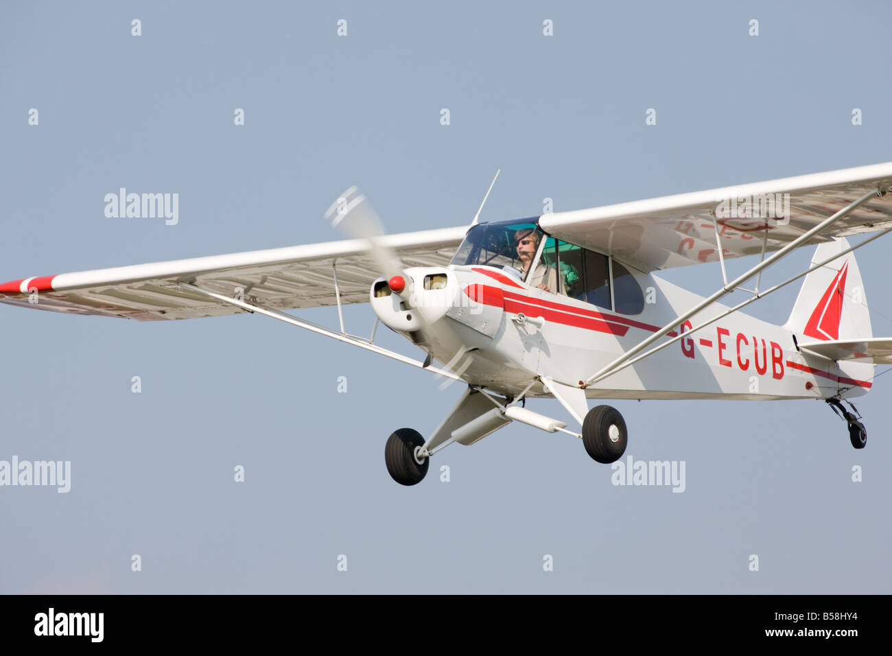 Cockpit piper super cub aircraft hi-res stock photography and images ...
