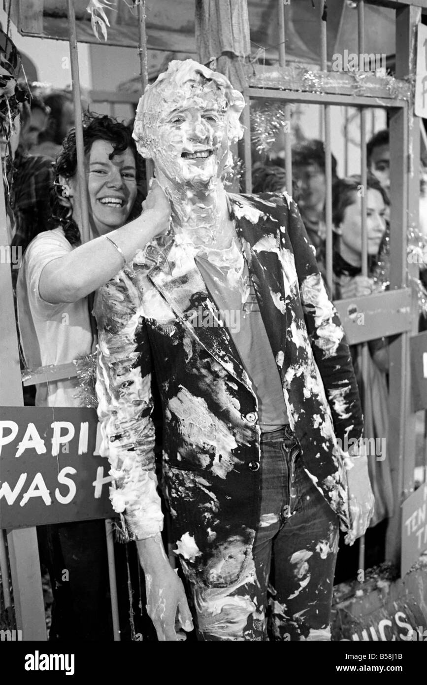 Chris tarrant tiswas hi-res stock photography and images - Alamy