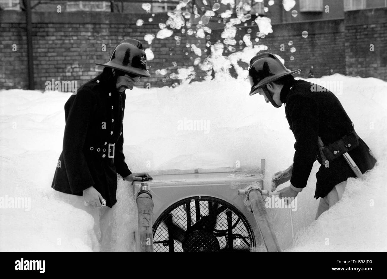 London Fire Brigade's New Unit. London Fire Brigade's new high-exx unit ...