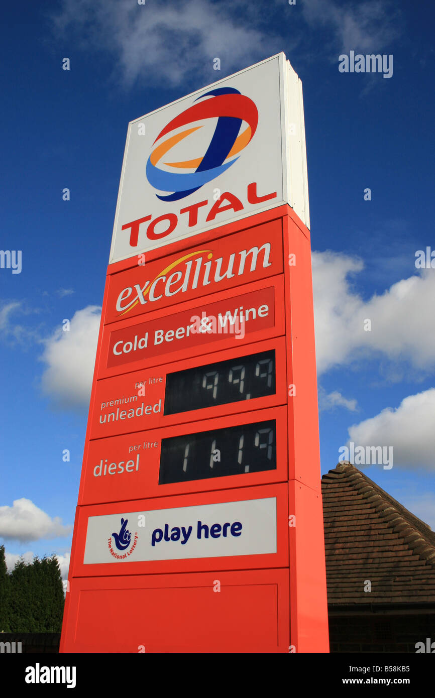 Total petrol fuel hi-res stock photography and images - Alamy