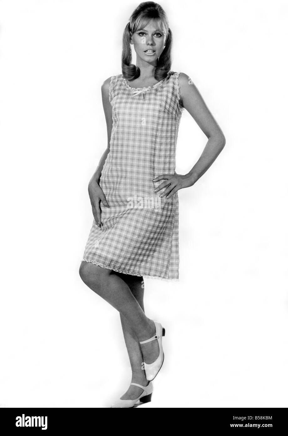 Reveille fashions 1966 hi-res stock photography and images - Alamy