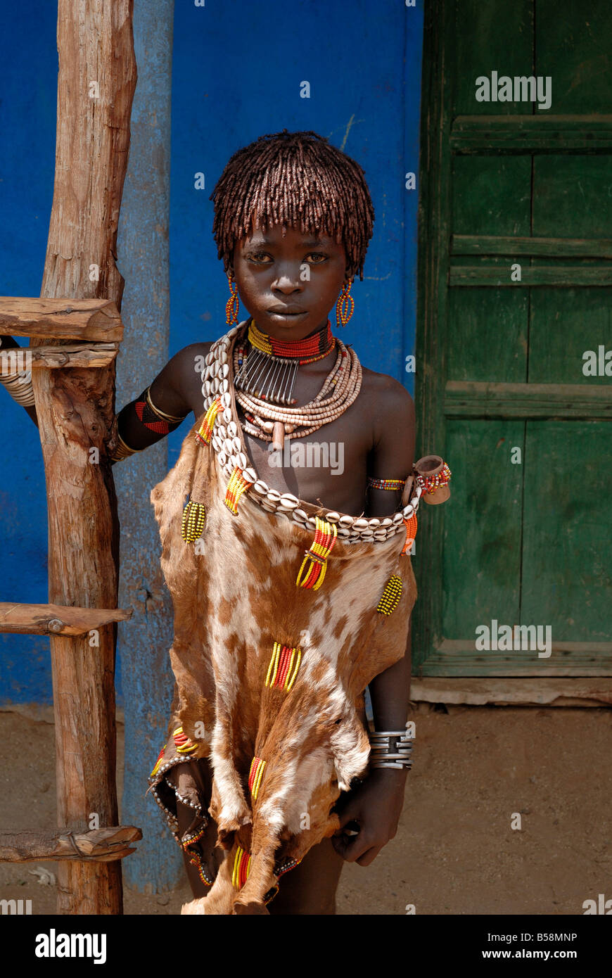 Tribal hamar girl hi-res stock photography and images - Alamy