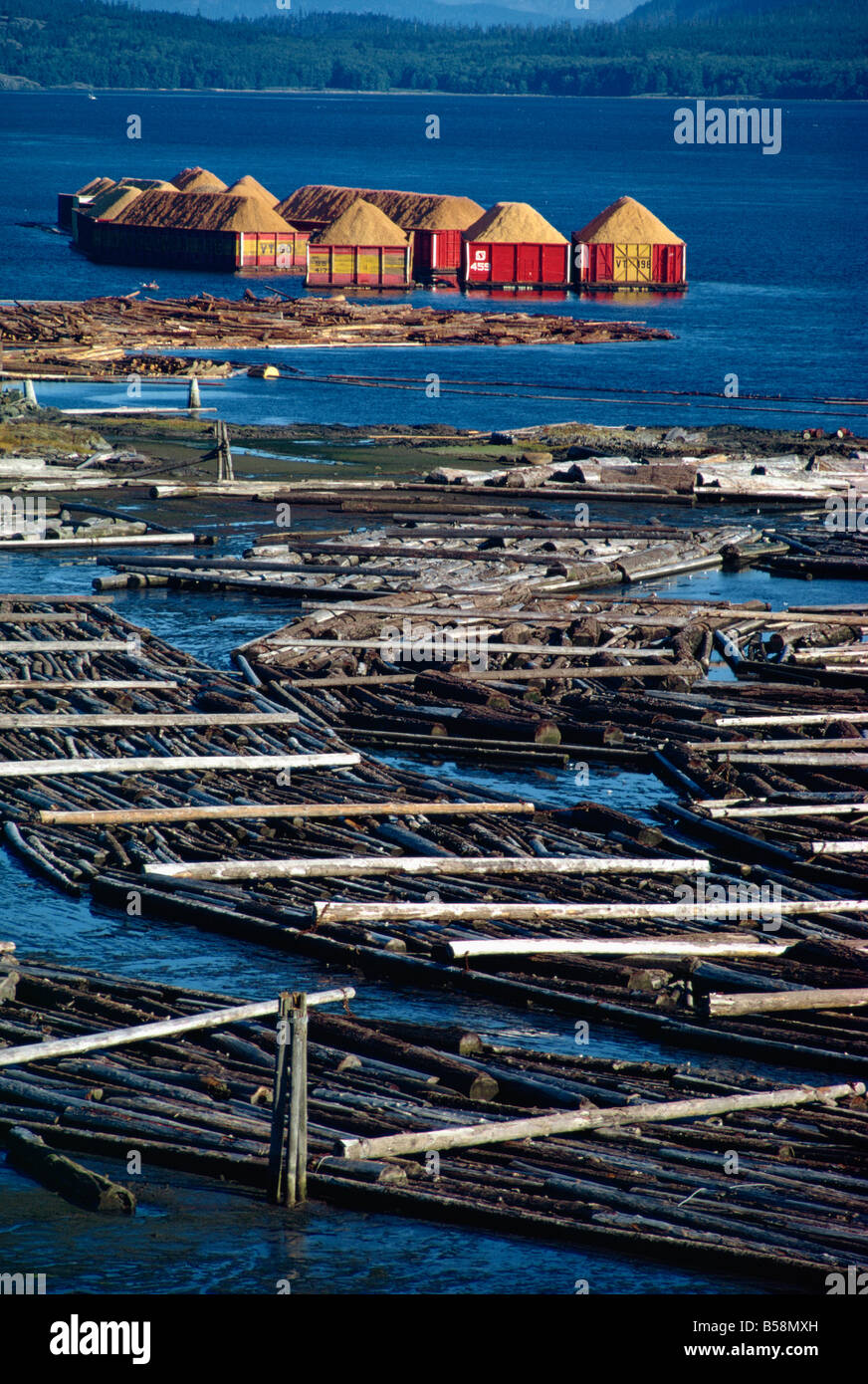 Logging booms hi-res stock photography and images - Alamy