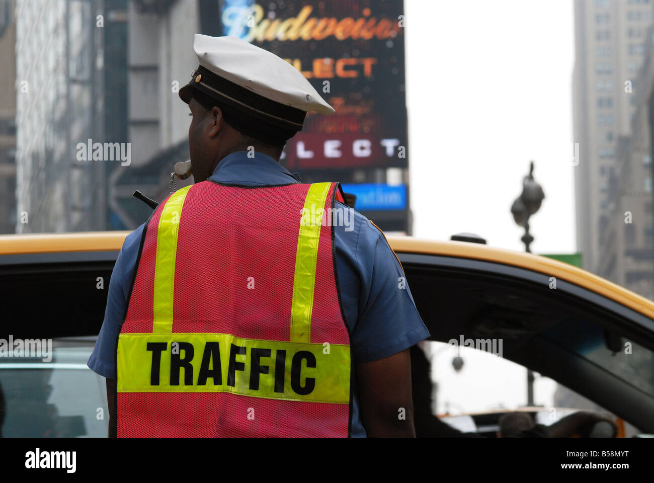 Traffic cop nyc hi-res stock photography and images - Alamy