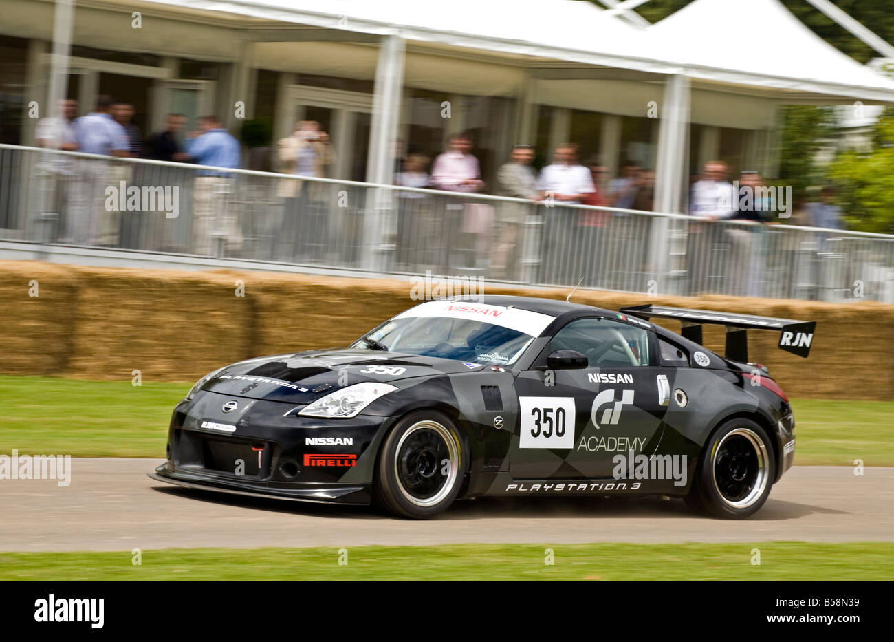 2004 Nissan 350Z GT4 with driver Carlos Tavares at Goodwood Festival of ...