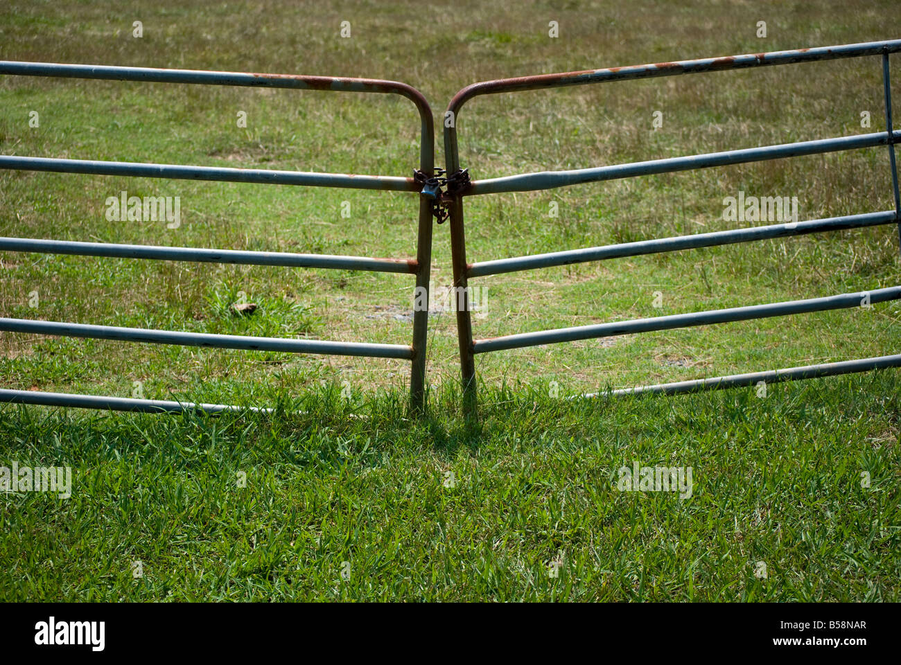 Secured gate hi-res stock photography and images - Alamy