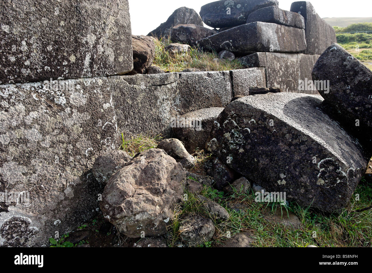 Ahu Tahira, rectangular stone platforms on which moai statues stood ...