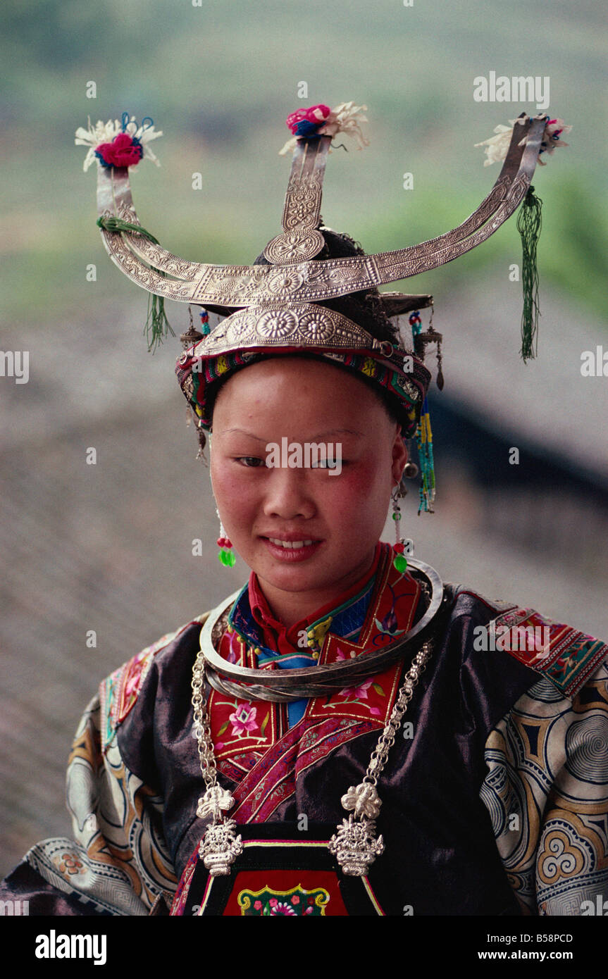 White collared Miao Dandu style of dress China Asia Stock Photo - Alamy