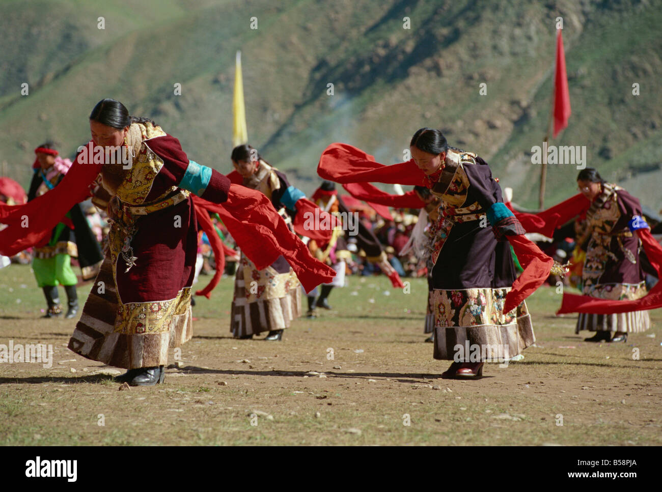 Tibetans dancing Yushu Qinghai China Asia Stock Photo - Alamy