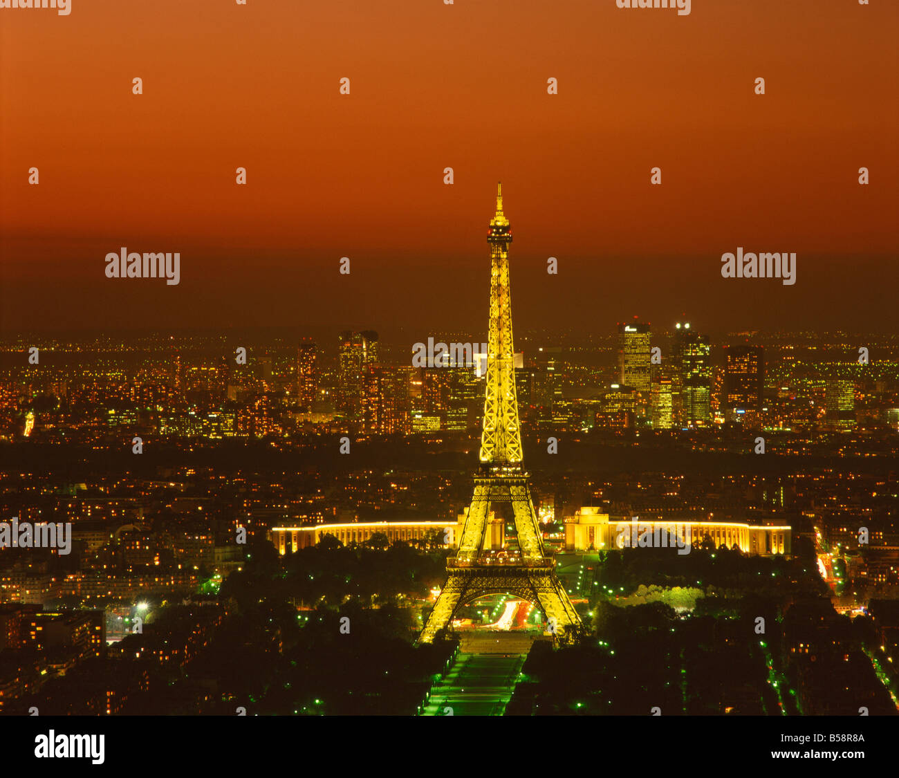 Paris at night aerial hi-res stock photography and images - Alamy