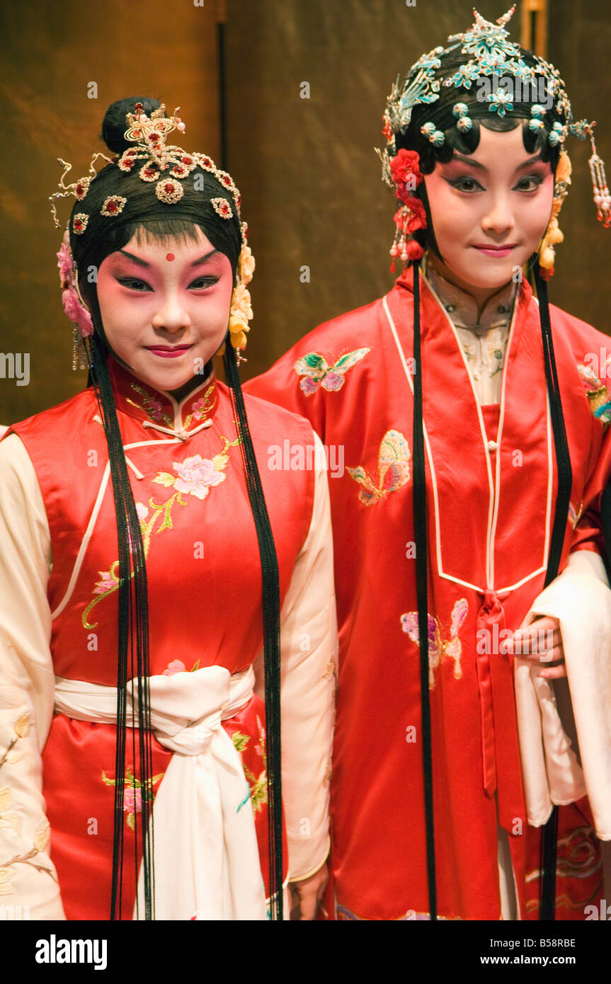 Kunqu Chinese Theatre performers of The Peony Pavilion at the ...