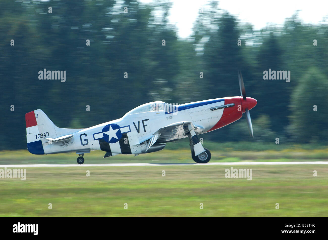 P51 mustang hi-res stock photography and images - Alamy