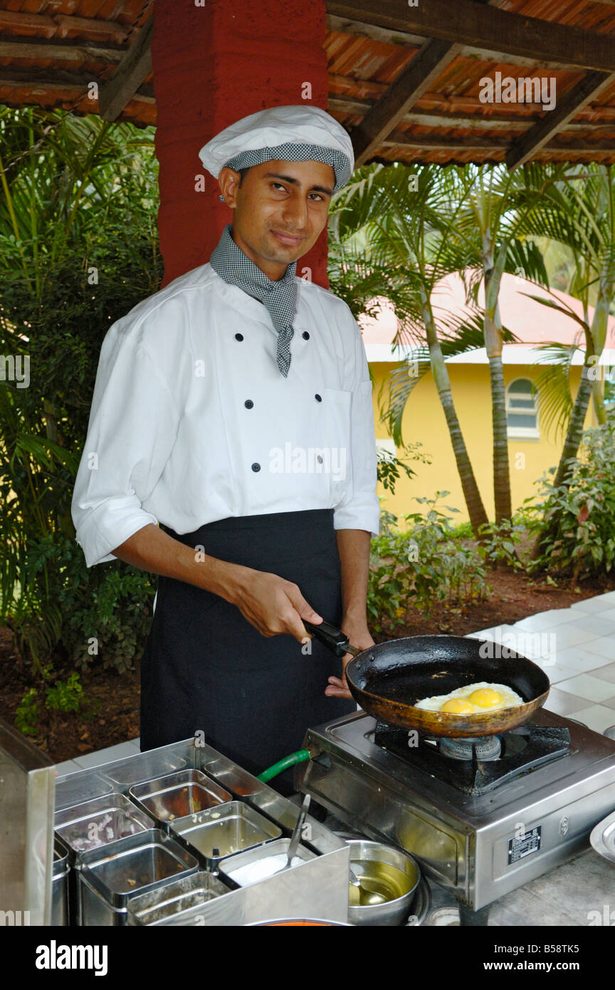 Resort chef preparing breakfast. India, Goa, Varca Beach Resort Stock ...