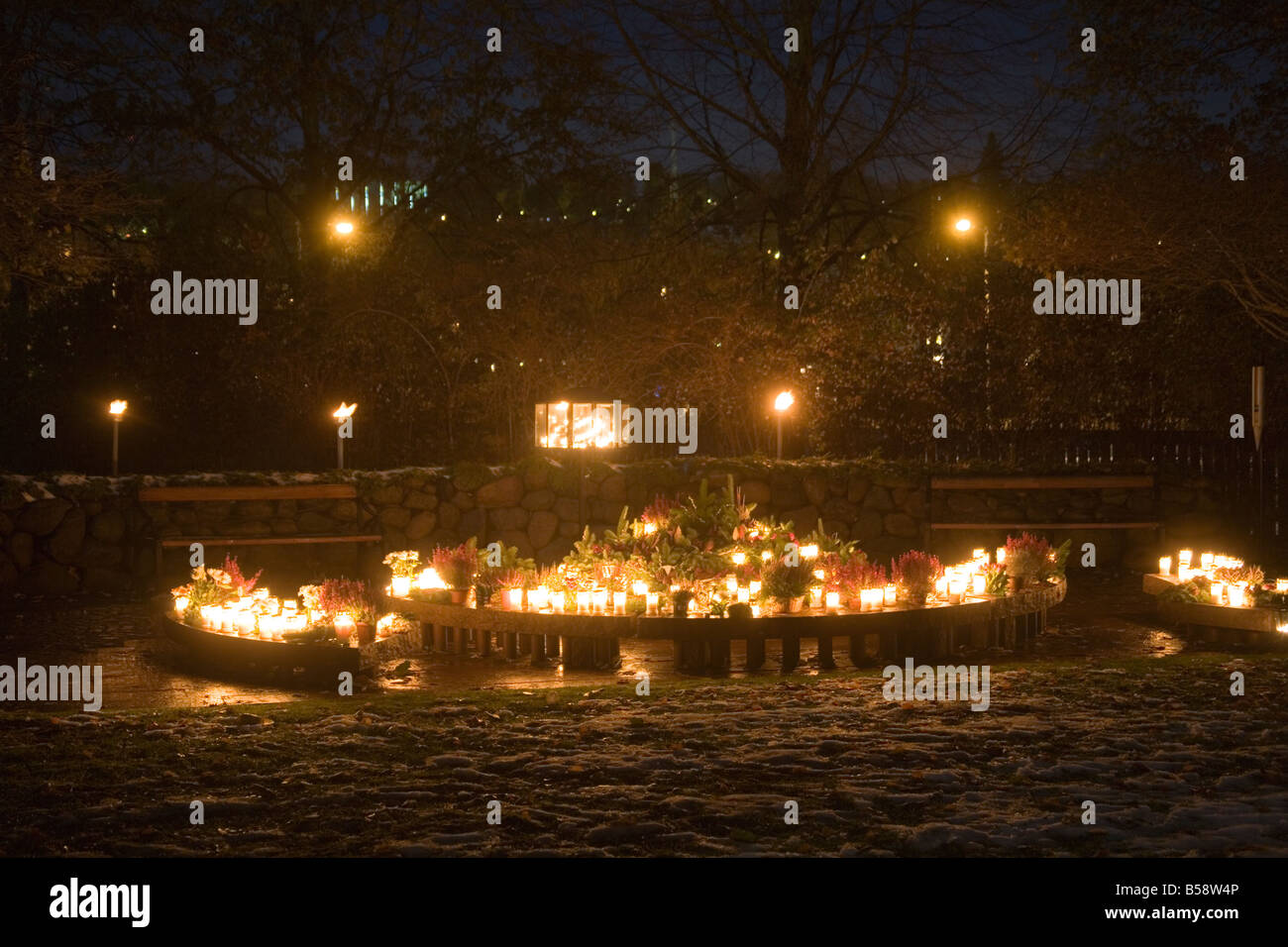 Night in the churchyard hi-res stock photography and images - Alamy