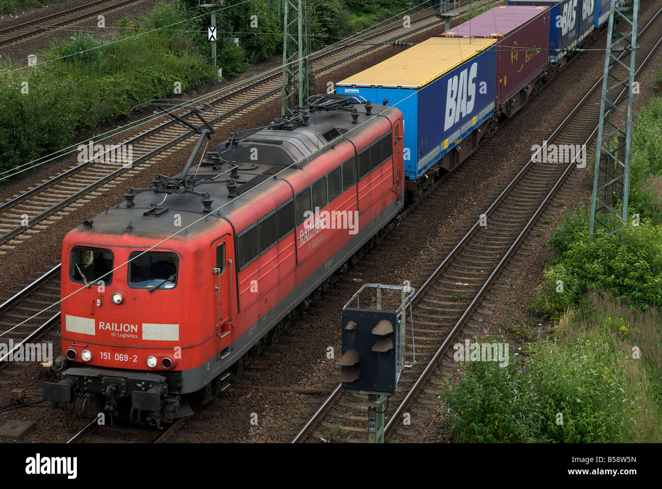 German Railways freight train, Cologne, North Rhine-Westphalia, Germany ...