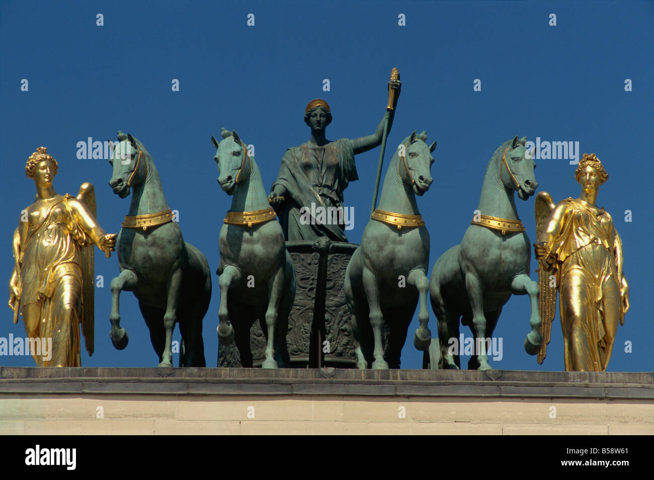Gilded figures Caroussel arch Paris France Europe Stock Photo - Alamy