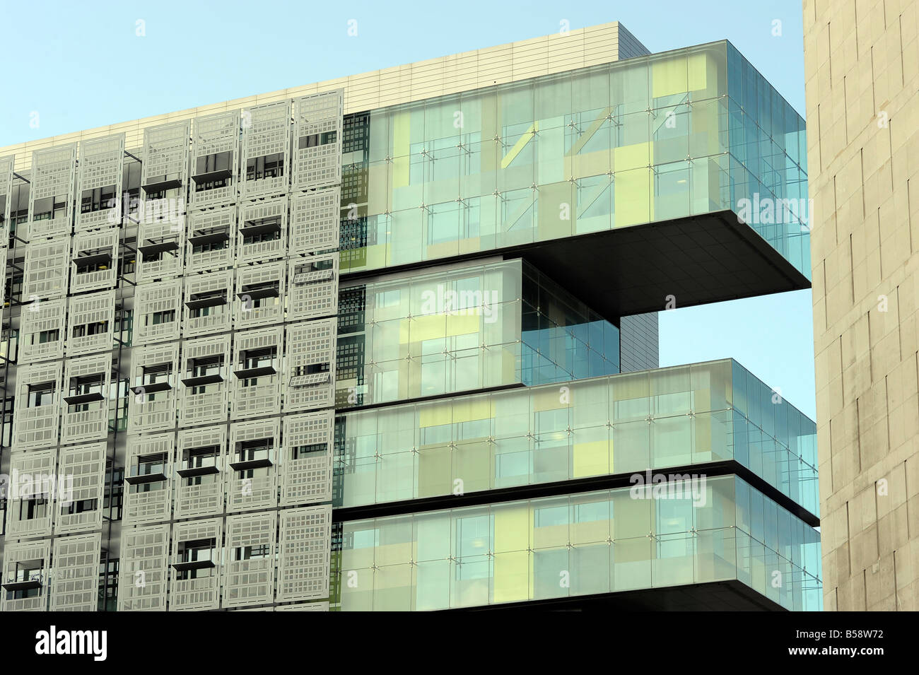 manchester civil justice centre law courts modern glass architecture ...