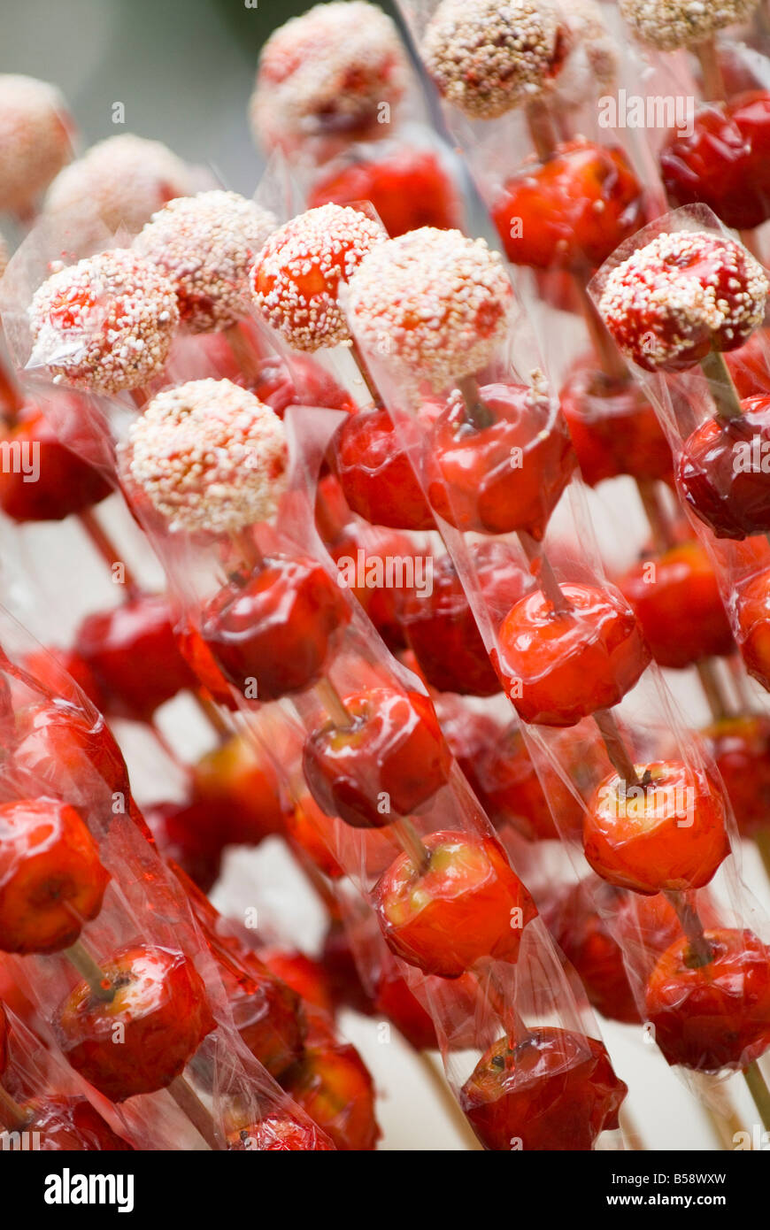 Candy apples hi-res stock photography and images - Alamy