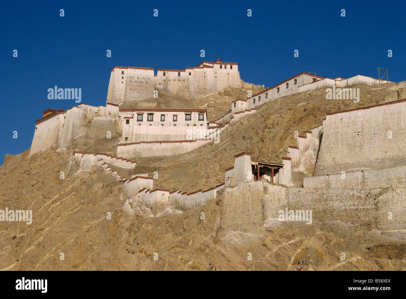 The Dzong or fort at Gyantse in Tibet Asia G Hellier Stock Photo - Alamy