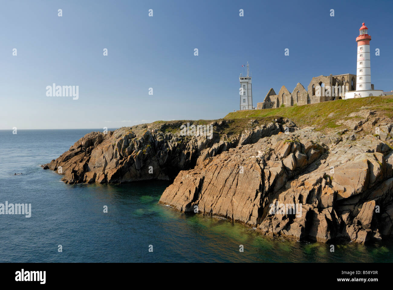 Saint Mathieu lighthouse and ruined abbey, Brittany, France, Europe ...