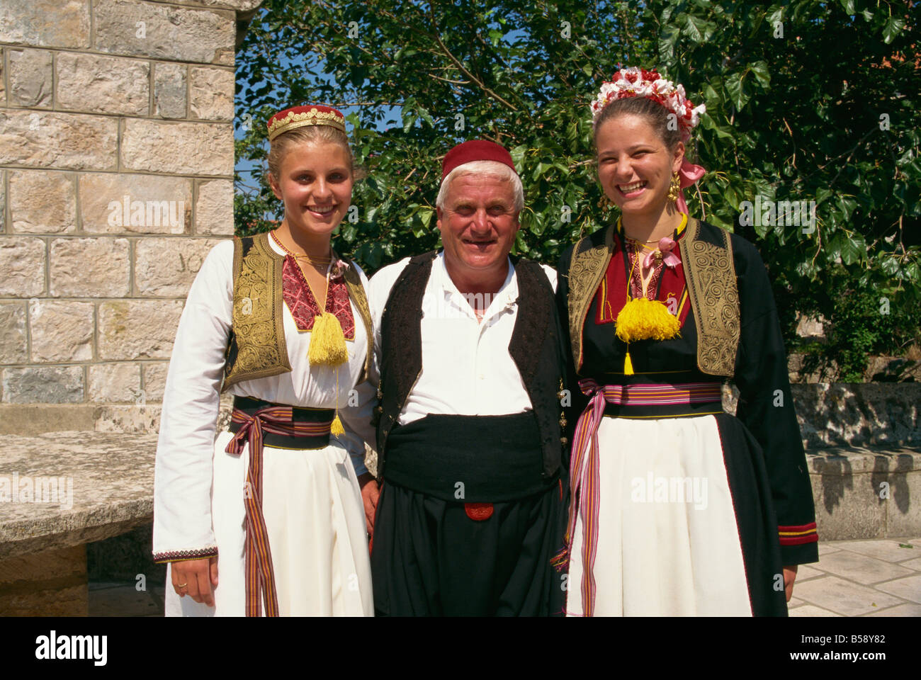 Croatia traditional costume hi-res stock photography and images - Alamy