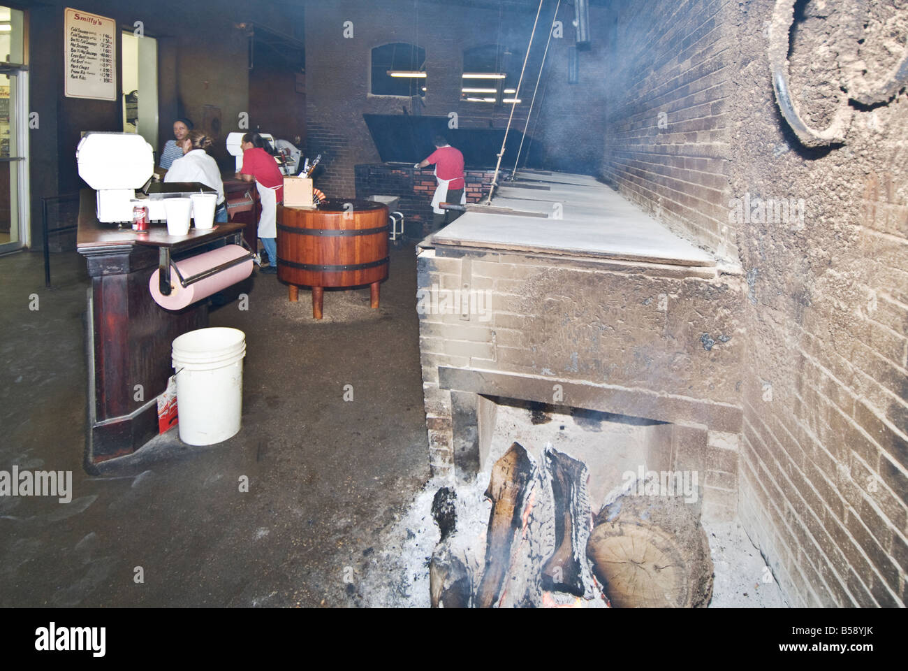 Texas Lockhart Smitty s Market barbecue smoked meat restaurant sausage ...