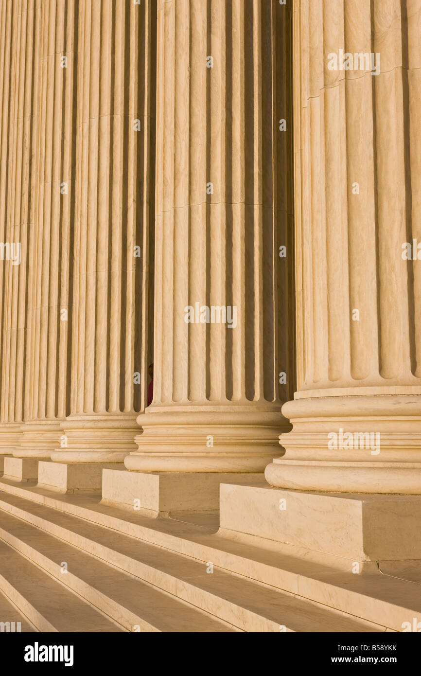 Column court hi-res stock photography and images - Alamy