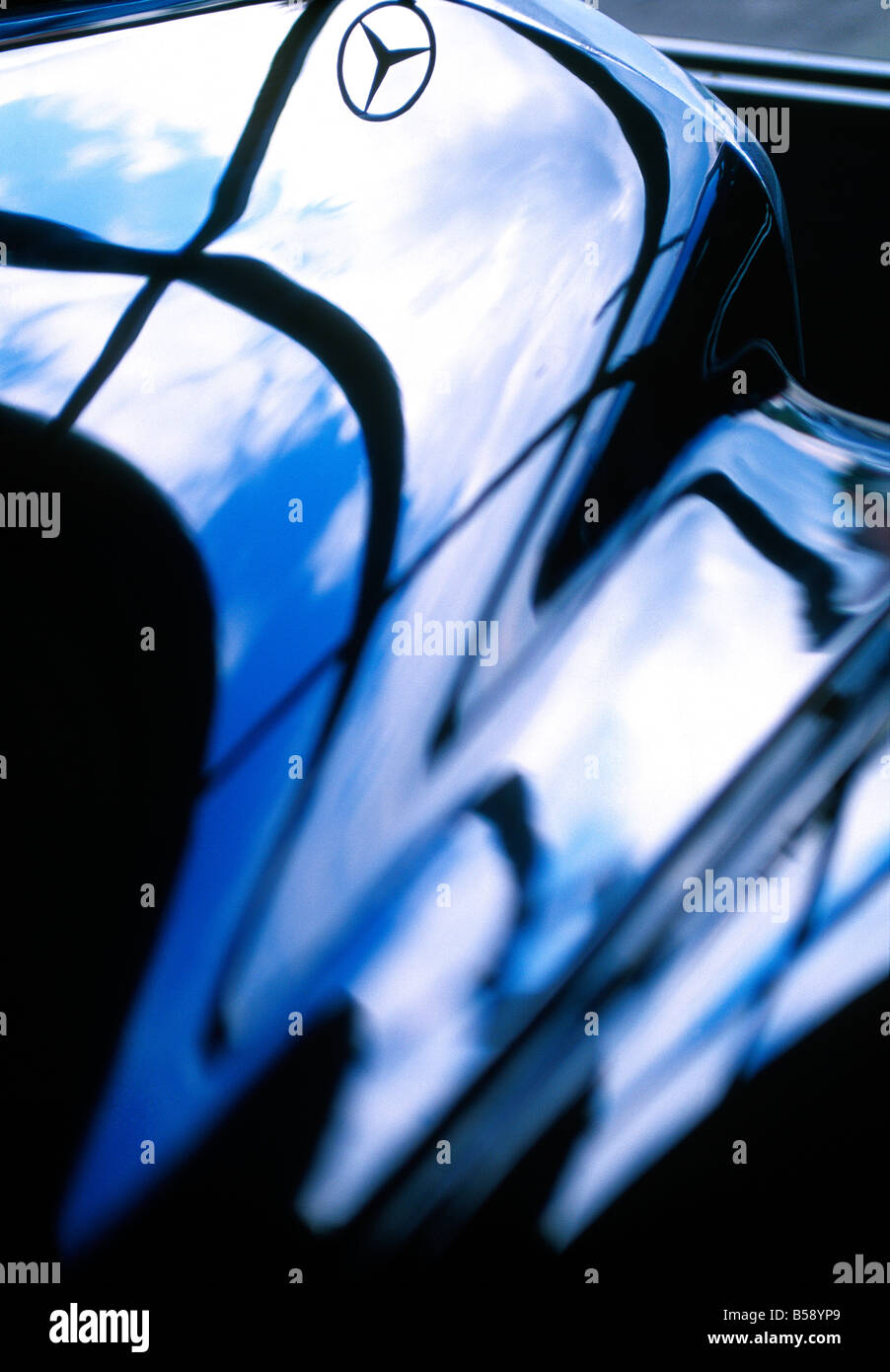 Vintage blue mercedes benz hi-res stock photography and images - Alamy