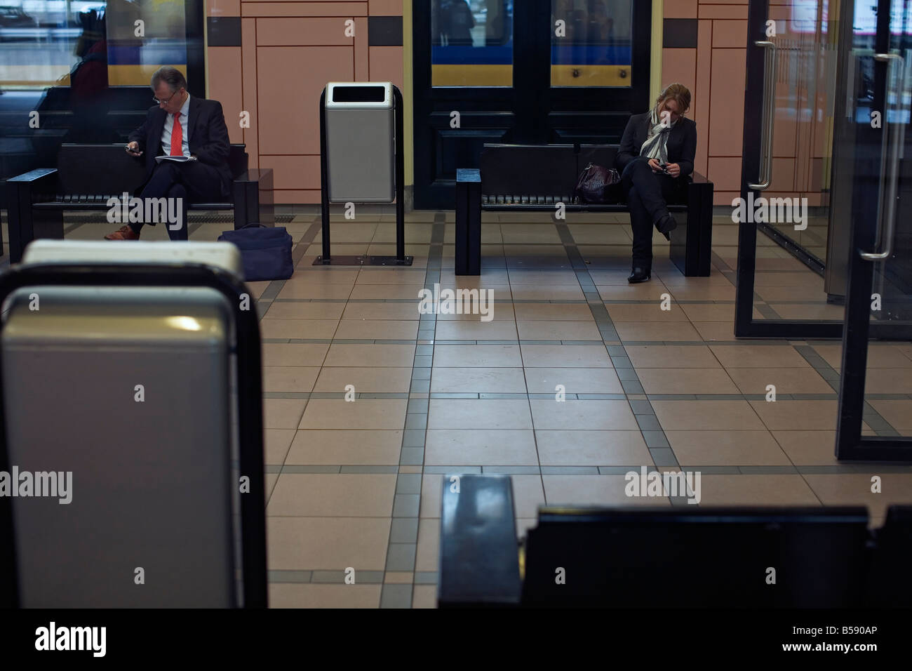 Departurehall hi-res stock photography and images - Alamy