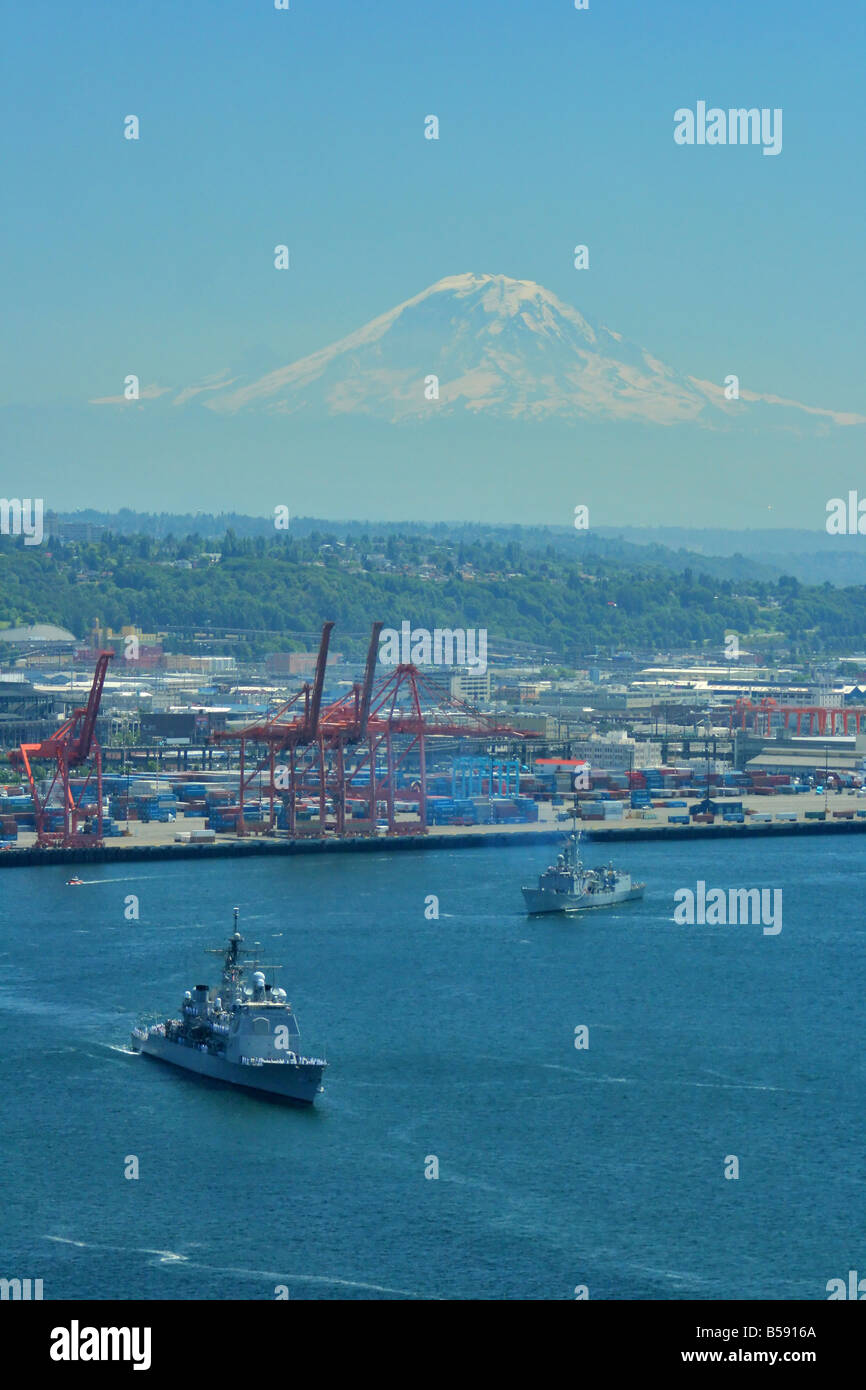 Aerial seattle rainier hi-res stock photography and images - Alamy