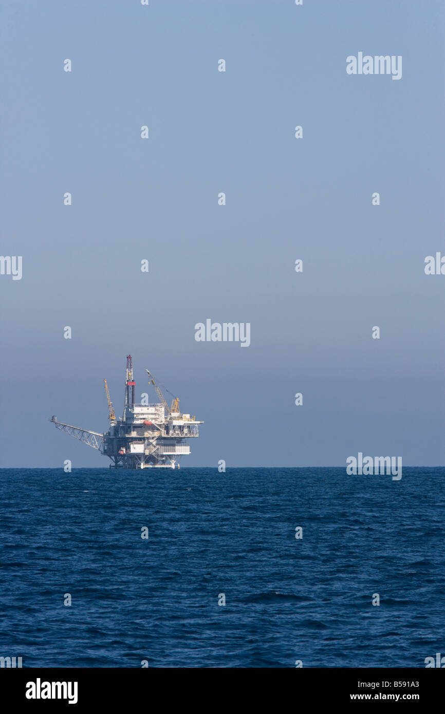 Offshore platform hi-res stock photography and images - Alamy