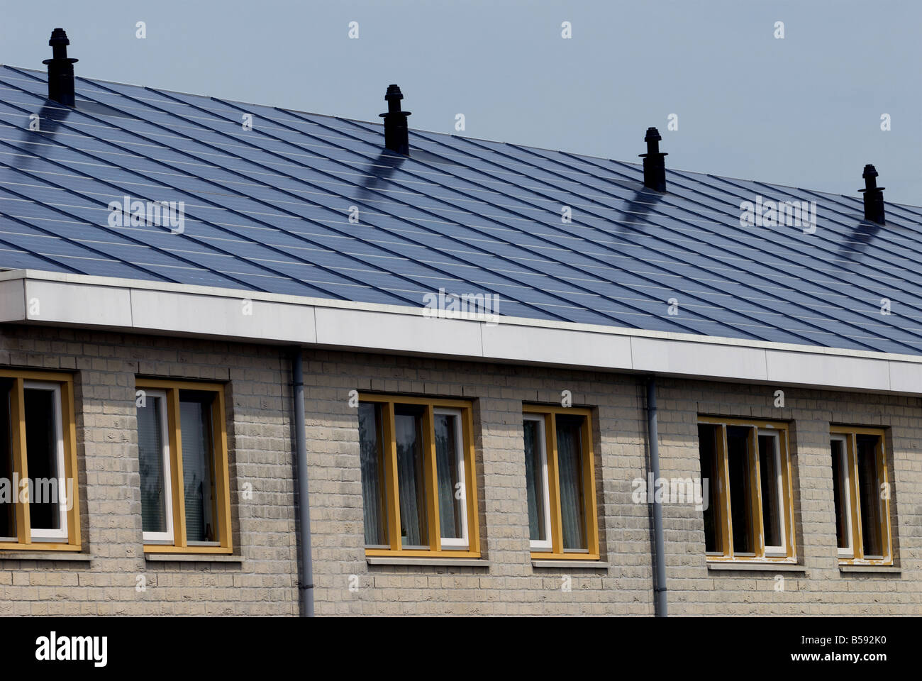 Shell solar panels fitted to houses on the world's largest solar ...