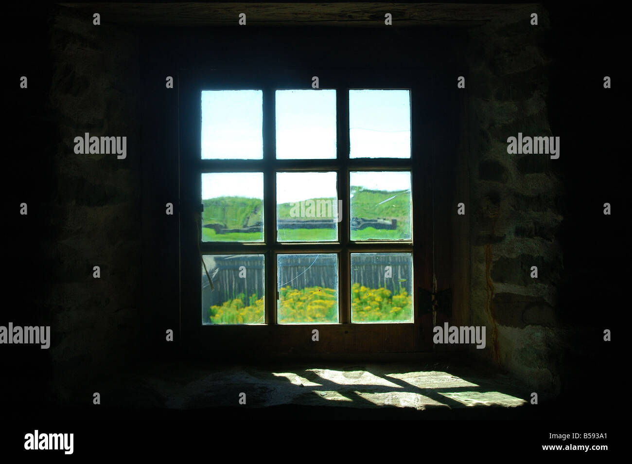 Nine pane window hi-res stock photography and images - Alamy