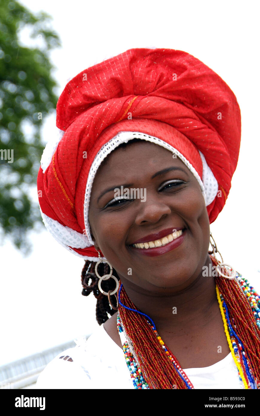 Brazilian Lady with traditional headdress Stock Photo - Alamy