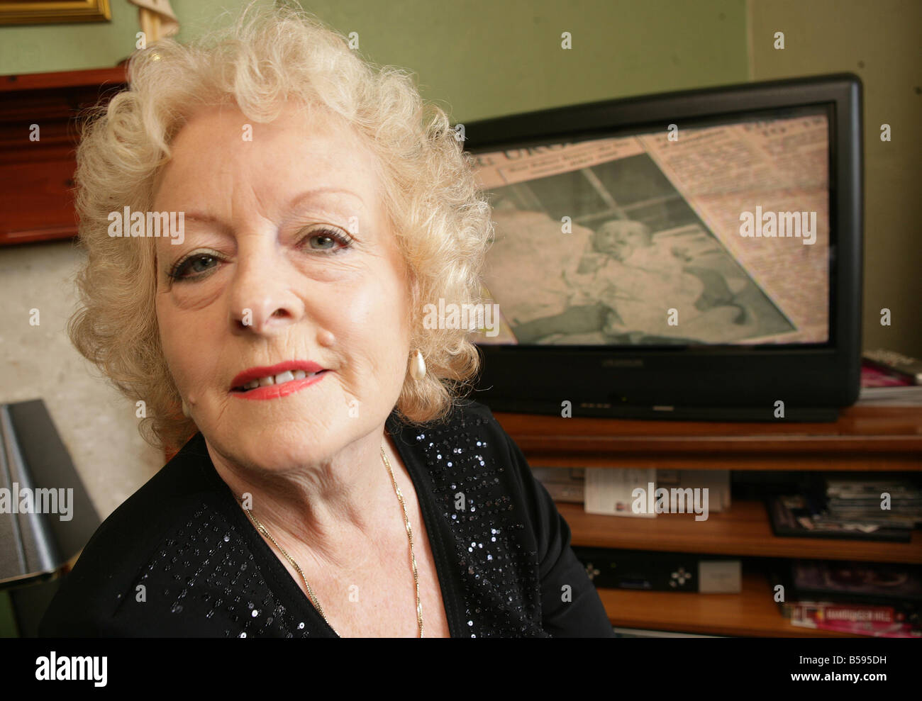 Mavis Smith February 2006 Pictured at home in Bromsgrove Worcestershire ...