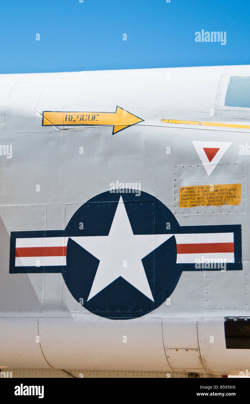 Airplane symbol hi-res stock photography and images - Alamy