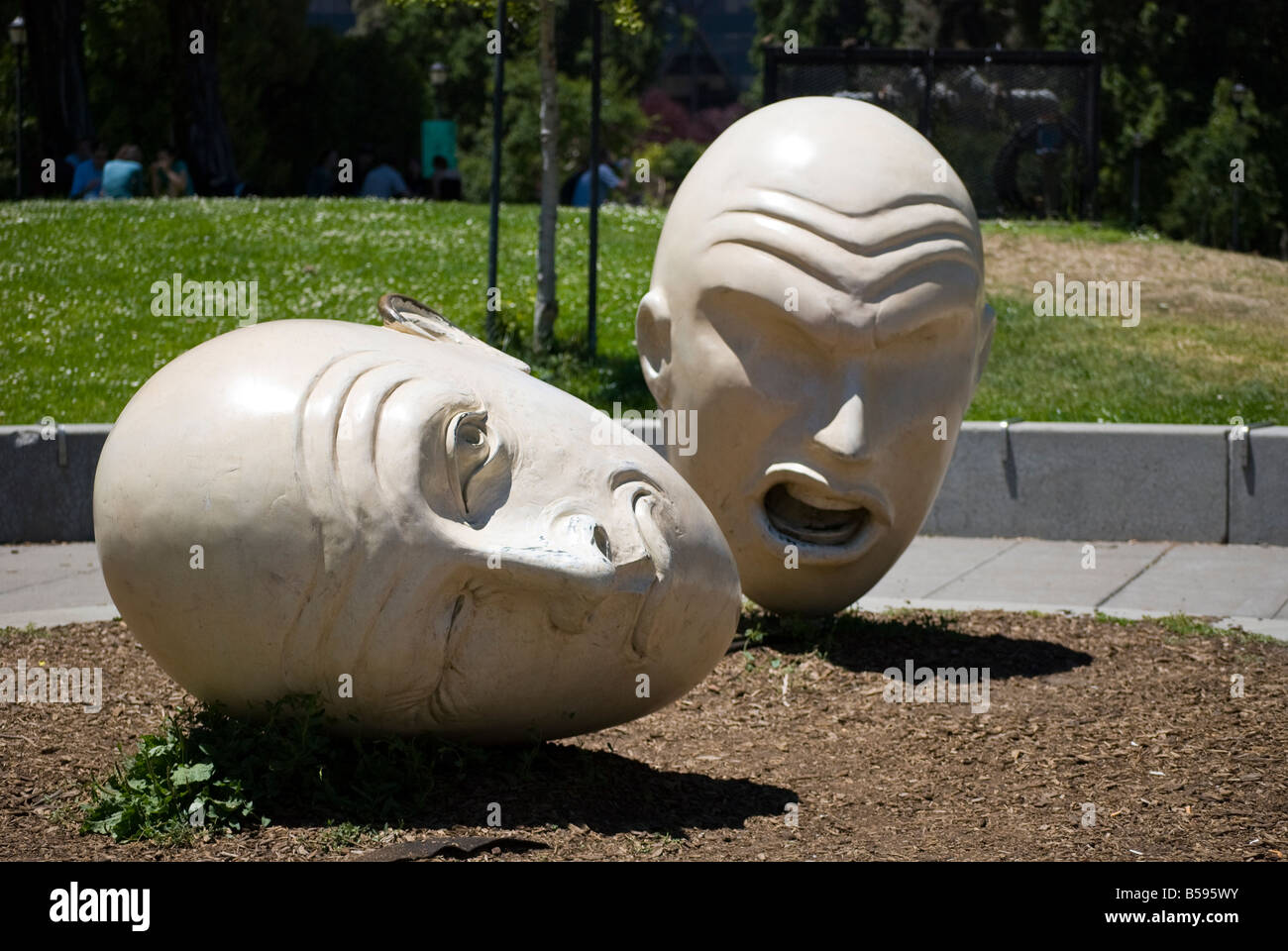Statue of faces hi-res stock photography and images - Alamy