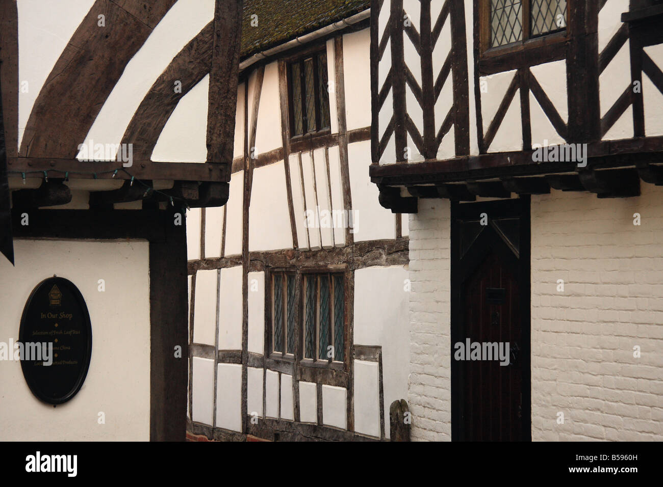 Traditional English black and white Tudor wooden beamed house in ...