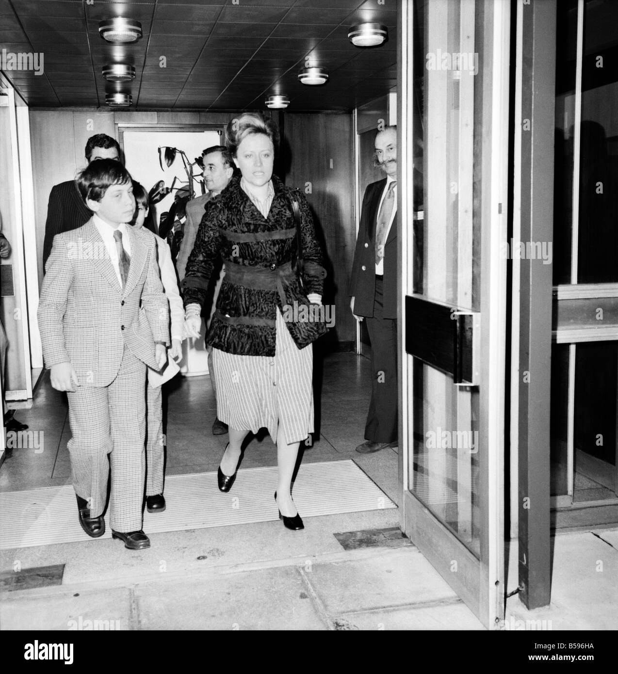 Royalty: Princess Muna of Jordan and two sons. Princess Muna of Jordan ...