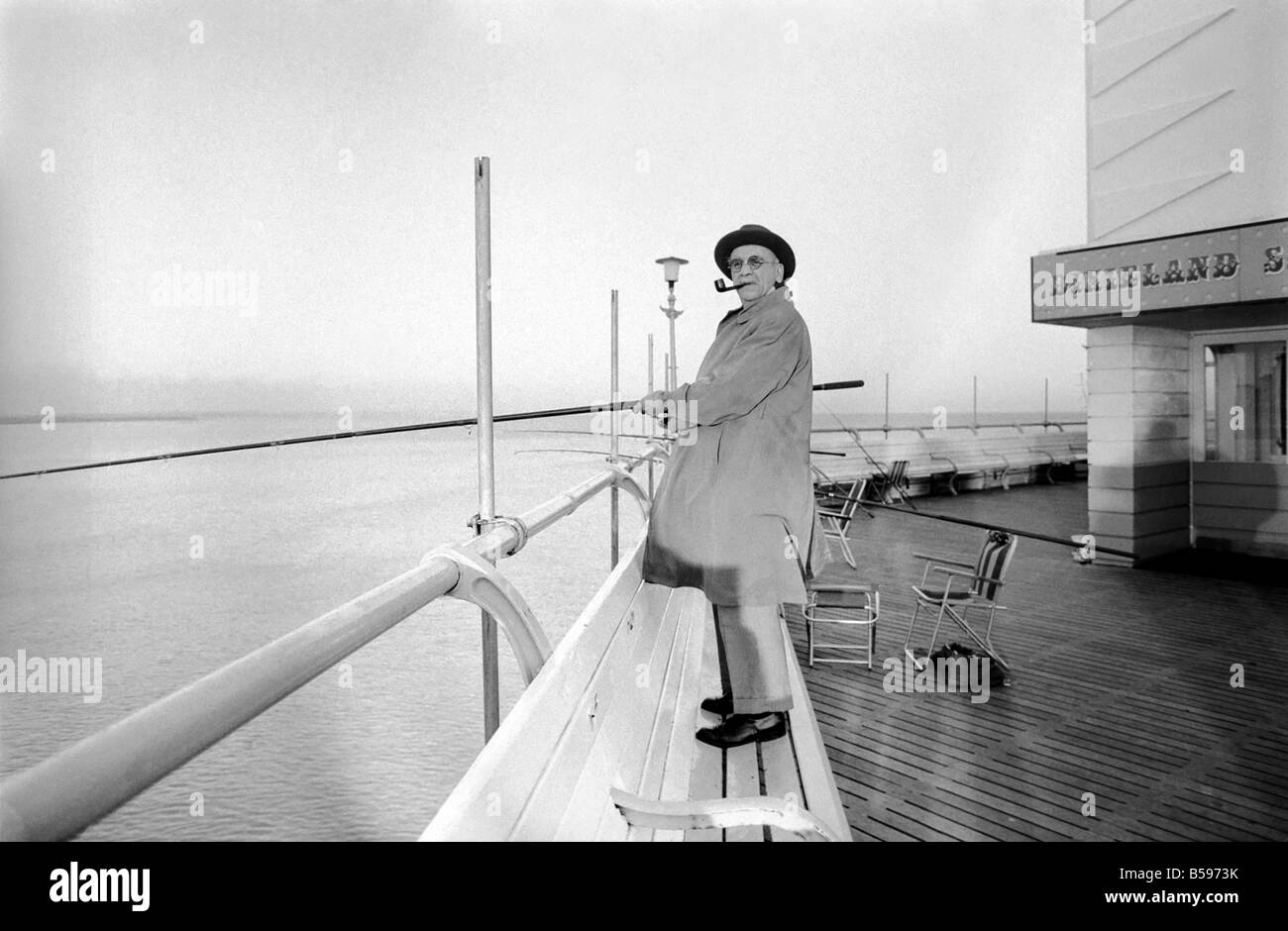 Front sea winter Black and White Stock Photos & Images - Alamy