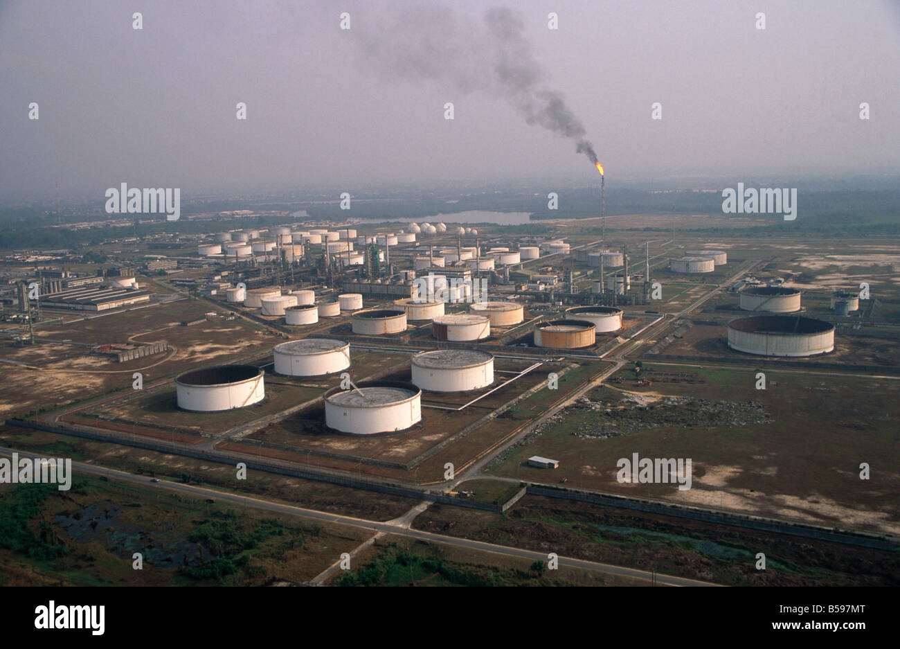 Nigerian oil industry hi-res stock photography and images - Alamy