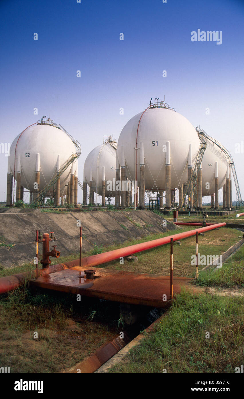 Spherical vessels hi-res stock photography and images - Alamy